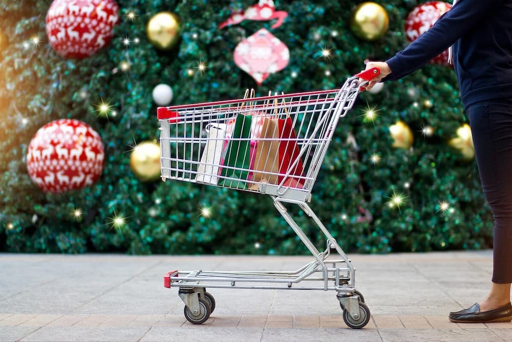 4 Ways to Use Local Deals to Boost Holiday Sales